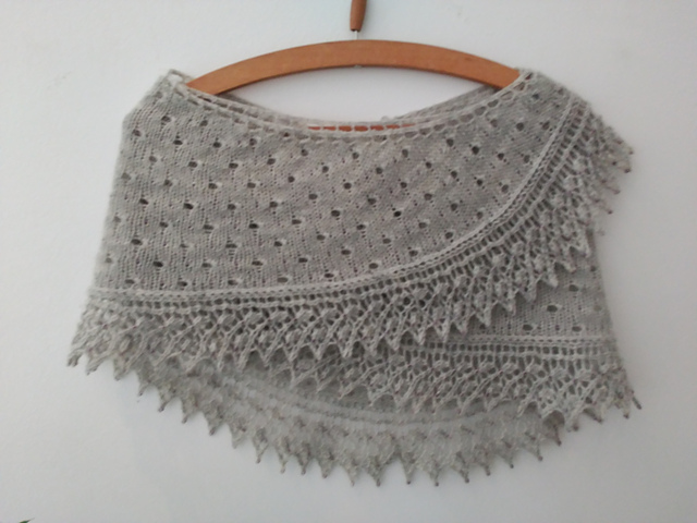 Ravelry: Pixuetina shawl/ Chal Pixuetina pattern by Pilar R. Mendez