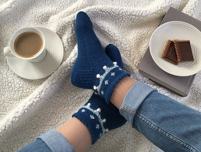 Ravelry: Winter Moon Socks pattern by Tracy Bakkelokken