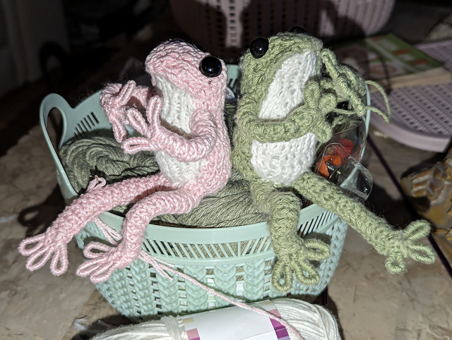 Ravelry: PinkRoseGardens' Pink froggy