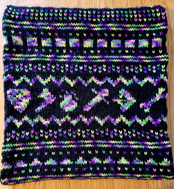 Ravelry: DnD Infinity Scarf pattern by Beth Terrell