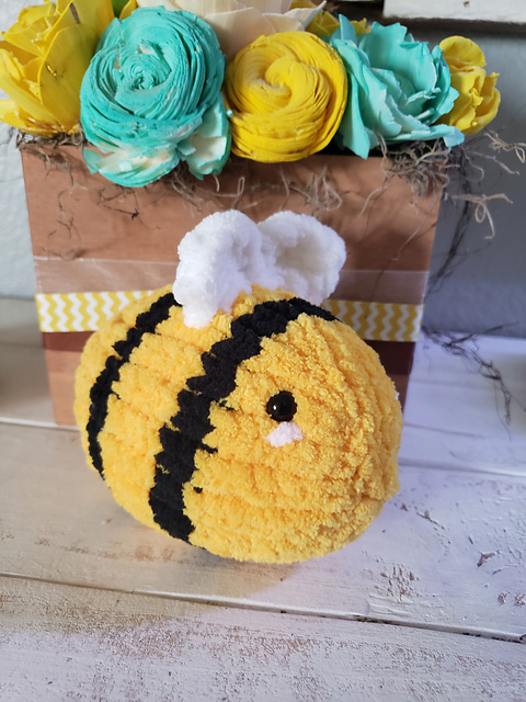 Ravelry: Bee pattern by Pixie Tree Knits