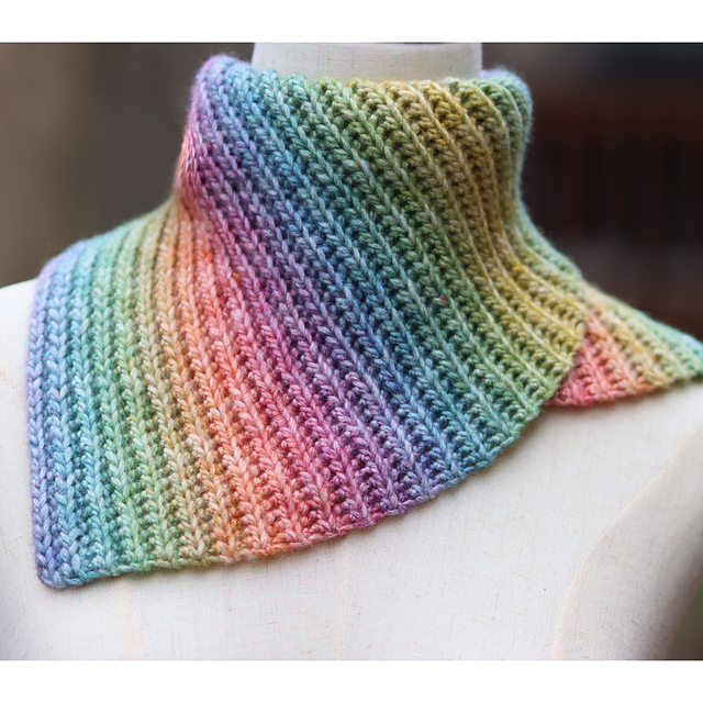 Ravelry: Easy Cowl pattern by Jane Zane