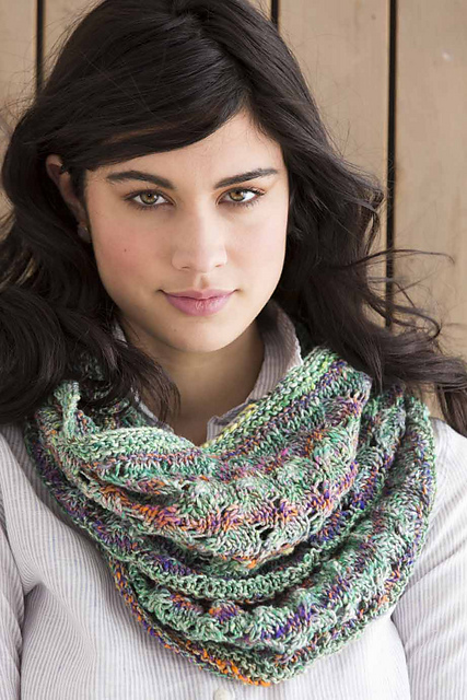 Ravelry: Lace Cowl pattern by Bonnie Franz