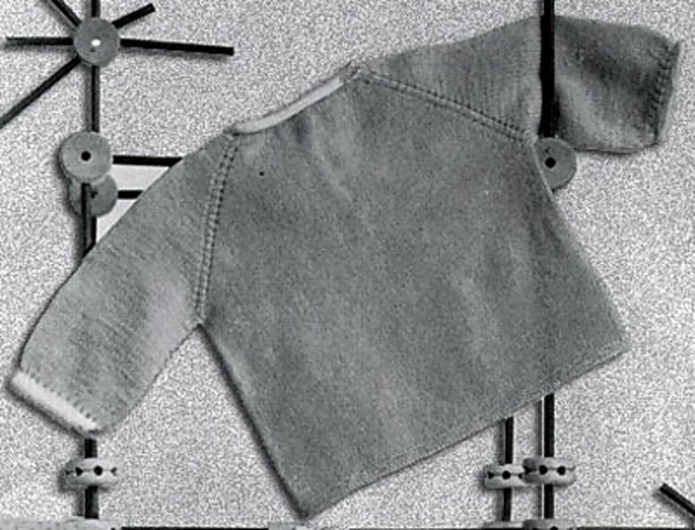 Ravelry: Raglan Shirt for Baby pattern by Nomotta