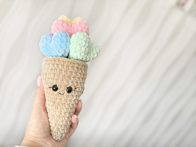 Ravelry: Hearts Ice Cream Cone pattern by Marina Emelianova