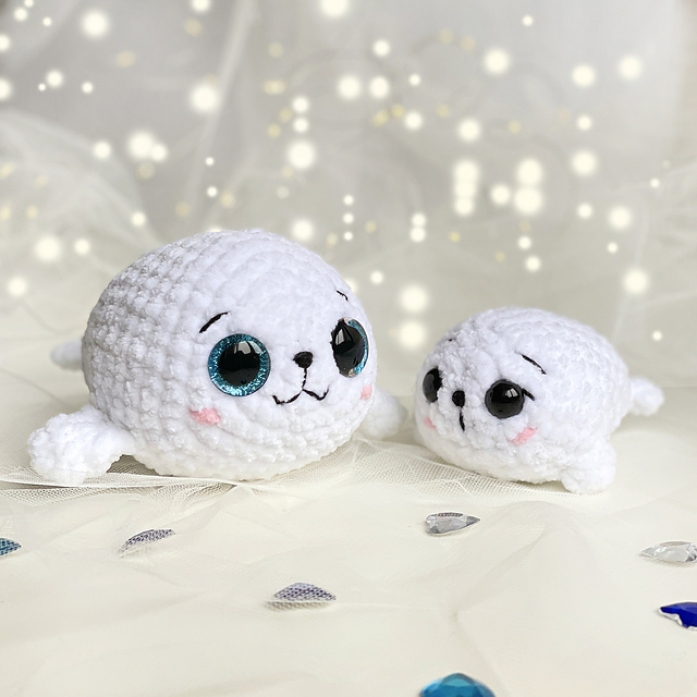 Ravelry: Mom & Baby seals pattern by Marina Emelianova