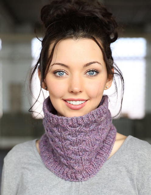 Ravelry: F725 Cabled Cowls pattern by Vanessa Ewing
