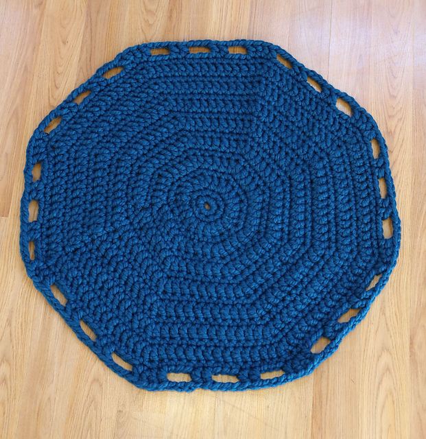 Ravelry: F943 Circular Rug pattern by Sue Hilger