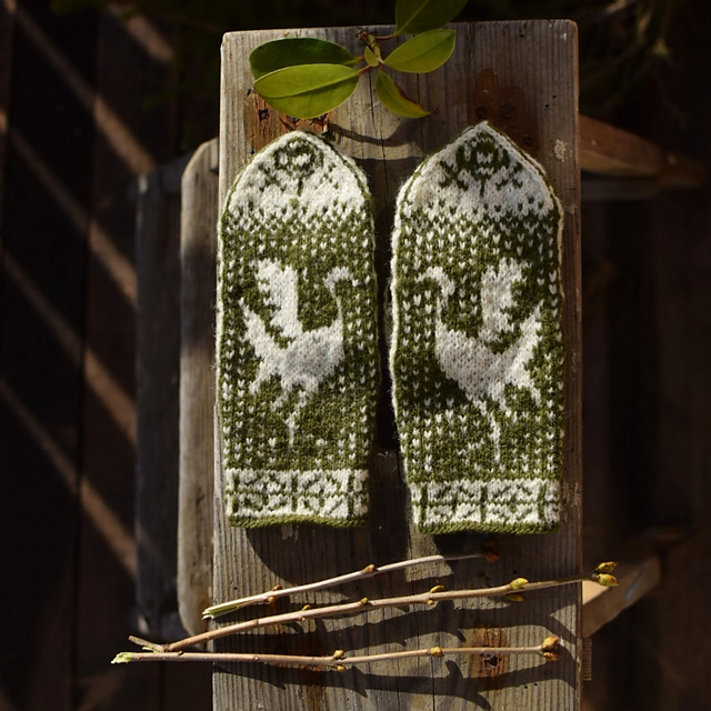 Ravelry: Crane Dance Mittens pattern by Ellinor Thunarf