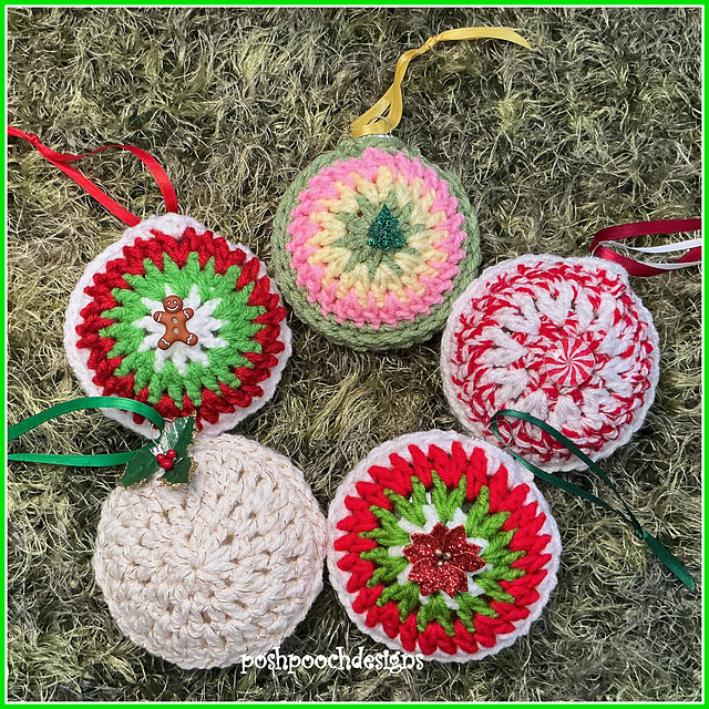 Ravelry: Scrap Happy Christmas Ornament pattern by Sara Sach