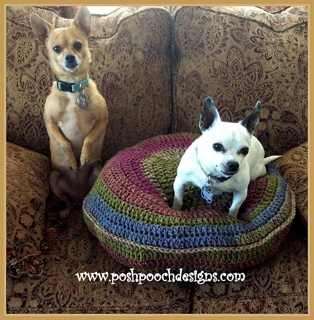 Ravelry: Chunky Poof Pillow pattern by Sara Sach