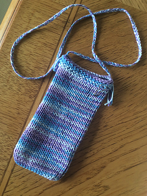 Ravelry: Phone pouch pattern by Barbara Altman