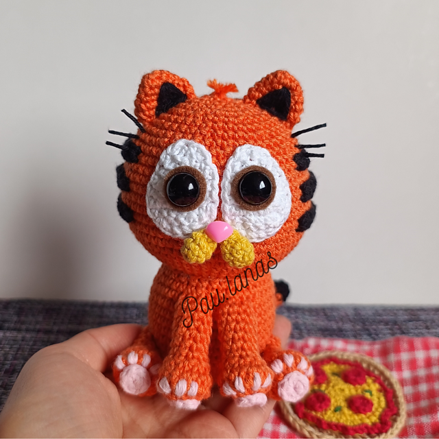 Ravelry: Garfield bebé pattern by Paula Miranda
