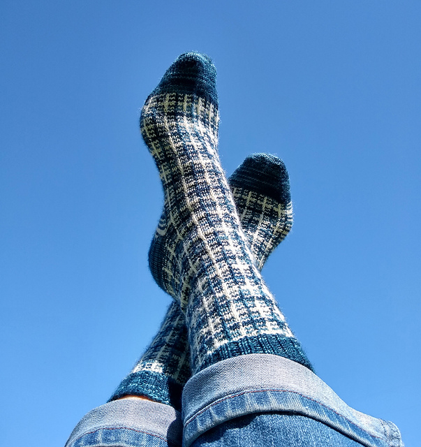 Ravelry: Peerie Plaid Socks pattern by Sharon Barnes