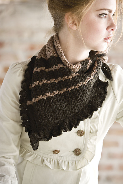 Ravelry: Ruffled Neck Kerchief pattern by Laura Irwin