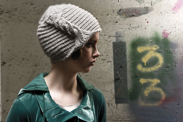 Ravelry: Sideways Grande Cloche pattern by Laura Irwin