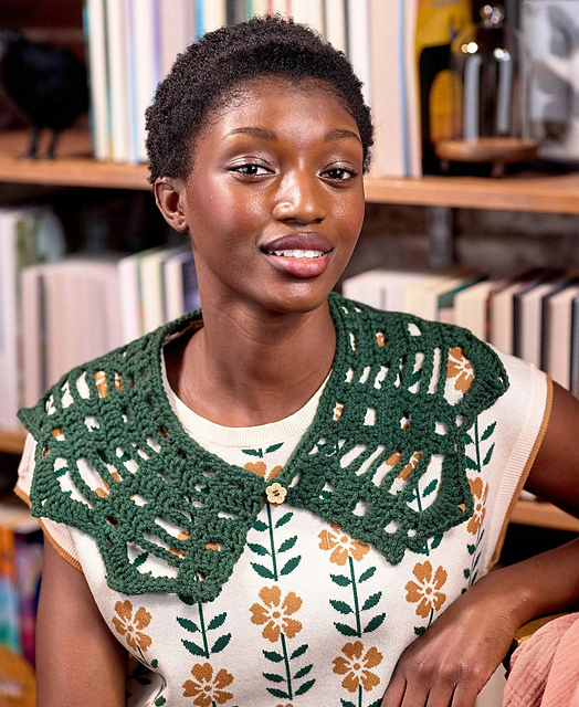 Ravelry: Classic Novel Collar pattern by Liz Salazar