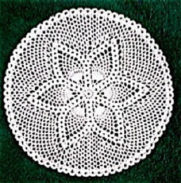 Ravelry: Pineapple Snowflake Doily pattern by Priscilla Hewitt