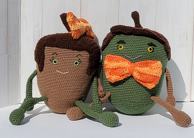 Ravelry: Acorn Ann and Andy pattern by Kim Stepp