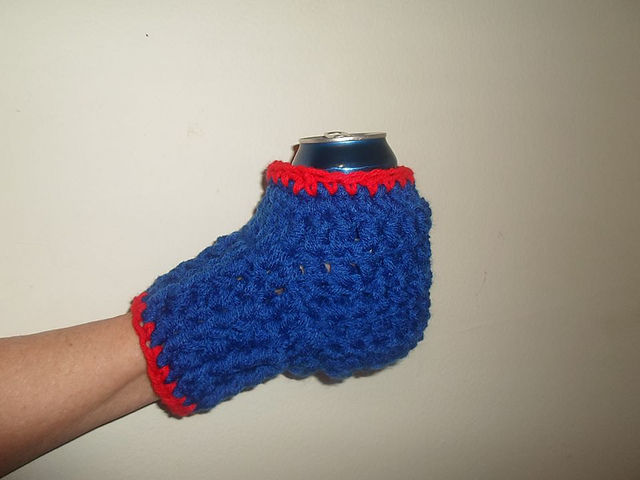 Ravelry: Coffee Clutch/Beer Mitt pattern by Janie Laswell