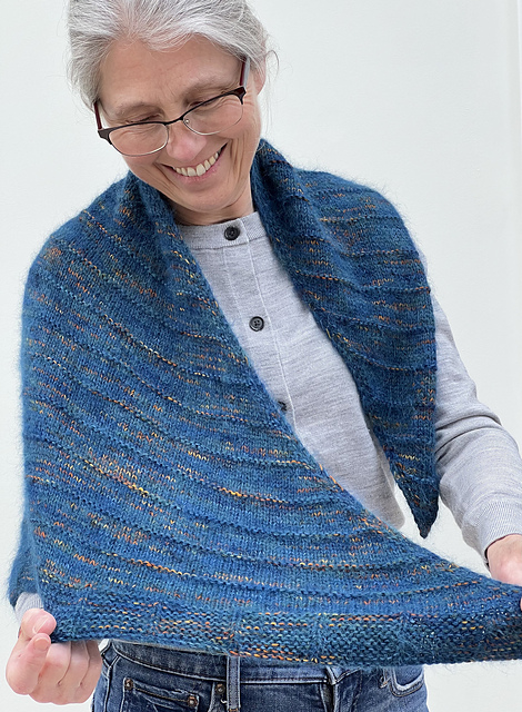 Ravelry: Deneb Shawl pattern by Emma Vining