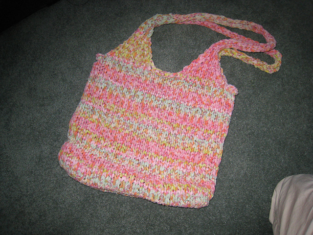 Ravelry: Andi Raggedy Tote pattern by Katie Nagorney and Ann Swanson