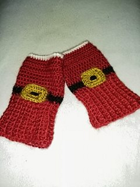 Ravelry: Santa Suit Fingerless Gloves pattern by James Lee Kelley