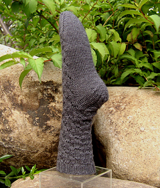 Ravelry: Rose Socks (Cuff Down) pattern by Qianer Huang