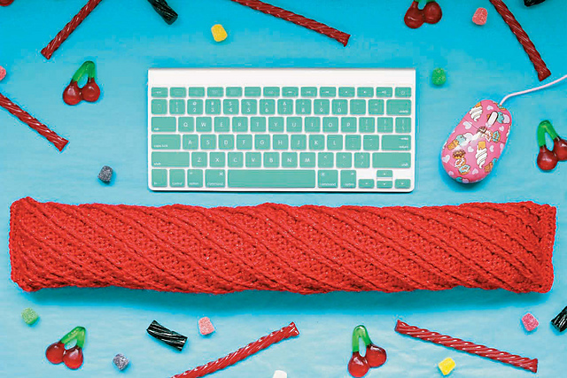 Ravelry: Red Licorice Wrist Rest pattern by Twinkie Chan
