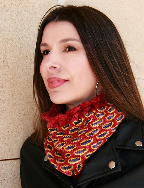 Ravelry: Kloss Cowl pattern by Angelia Robinson