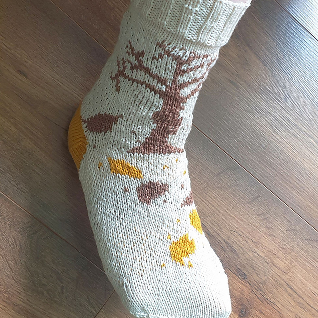 Ravelry: Autumn Whisper Socks pattern by Sarah Flick