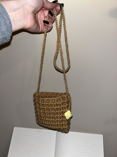 Ravelry: Mini Waffle Pouch pattern by Rachel Keery