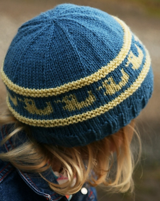 Ravelry: Little Ducks Hat and Mittens pattern by Rachael Richardson