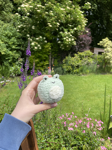 Ravelry: Simple Squishy Frog pattern by Rachel Gaunt