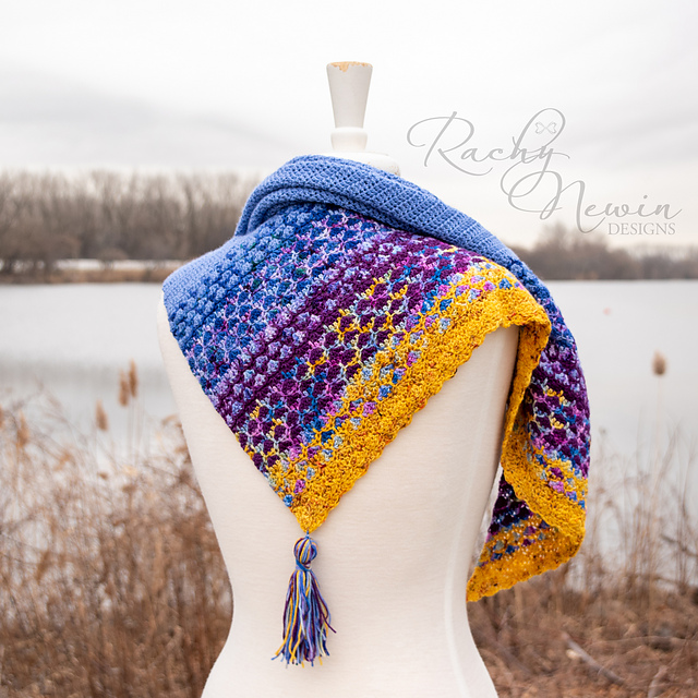 Ravelry: Moonwake Shawl pattern by Rachy Newin