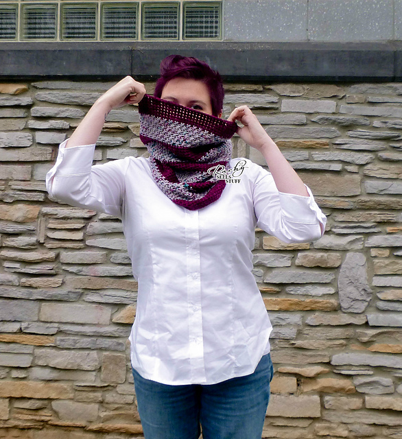 Ravelry: Enchanted Rose Cowl pattern by Rachy Newin
