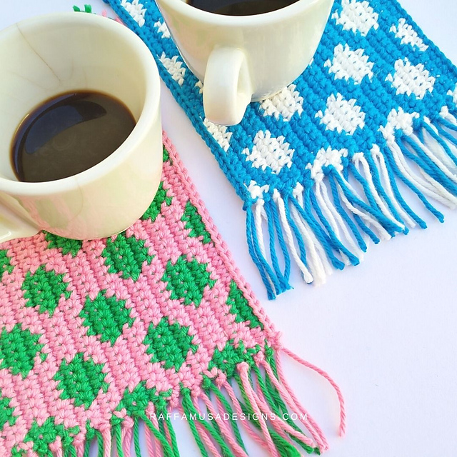 Ravelry: Polka Dot Mug Rugs pattern by Raffaella Tassoni