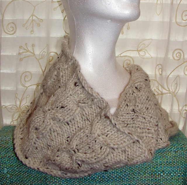 Ravelry: Hedwig Cowl pattern by Michelle Kroll