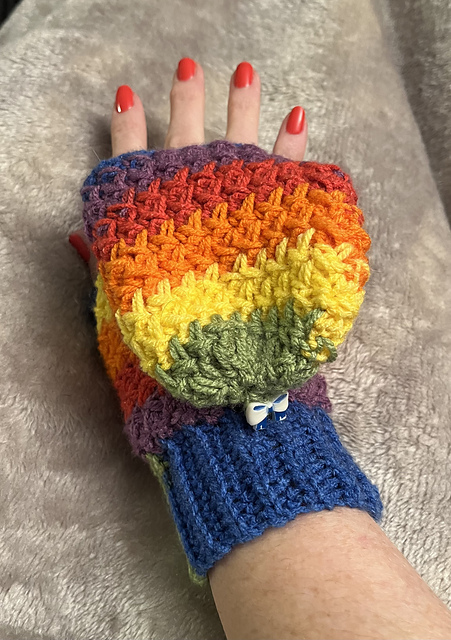 Ravelry: Annabel gloves pattern by Jessica Boddis