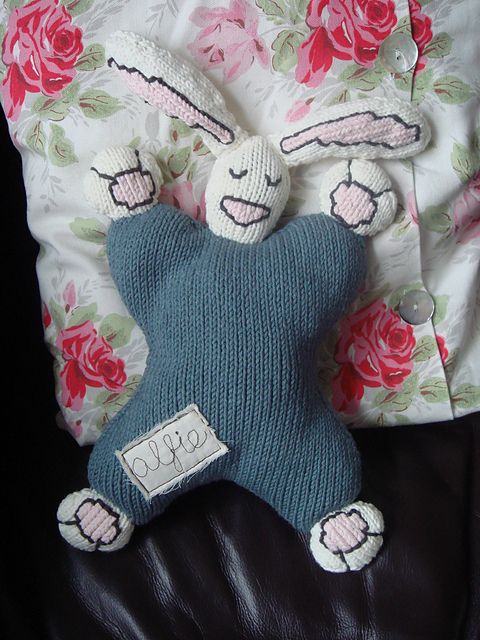 Ravelry: Mappy baby comforter pattern by Janice Anderson