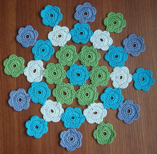 Ravelry: Sea of Blossoms Mat pattern by Susanne W.