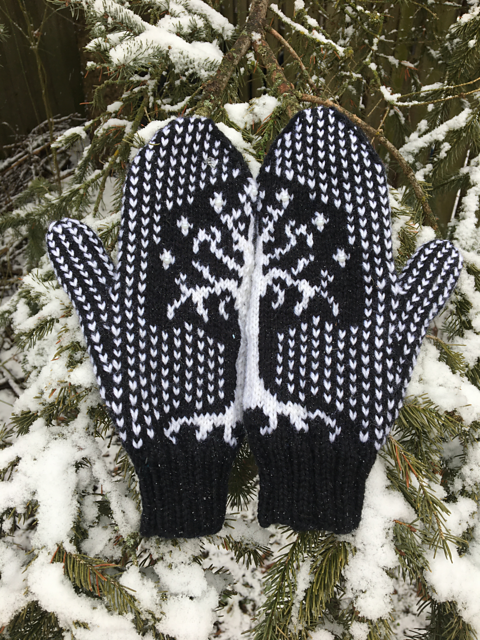 Ravelry: Knights of Rohan and Gondor pattern by Raven Knits Design