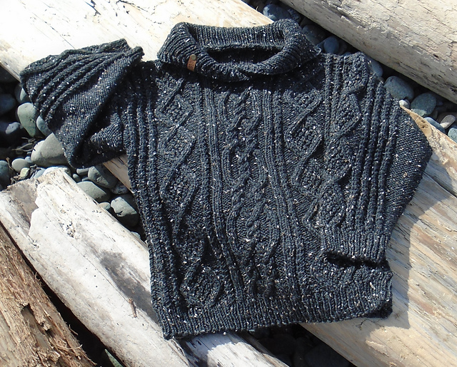 Ravelry: Ravenscroft pattern by RavenstitchStudio