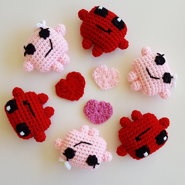 Ravelry: Mini Meat Boy and Bandage Girl pattern by Rachel Hulett