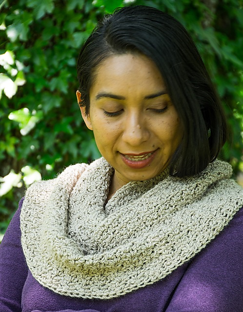 Ravelry: Capriccia Cowl pattern by Laurinda Reddig