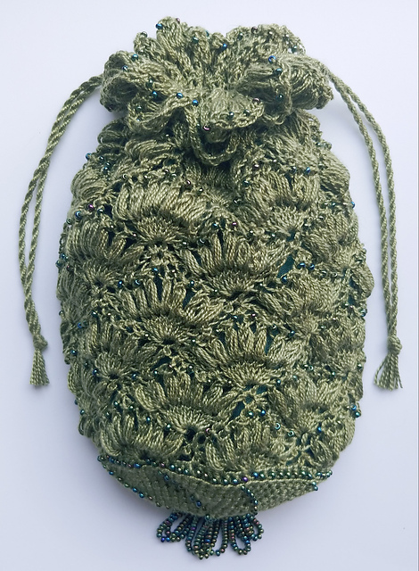 Ravelry: Rocaille Reticule pattern by Laurinda Reddig