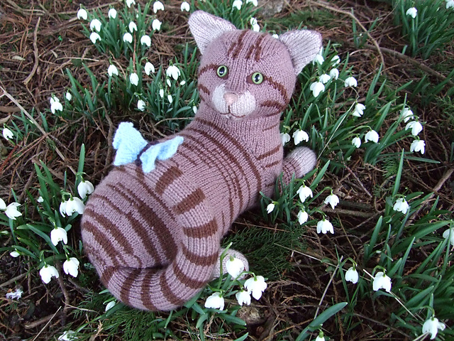 Ravelry: Tabby Cat pattern by Alan Dart