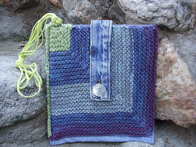 Ravelry: Diva Clutch 2 pattern by Catherine Petitti