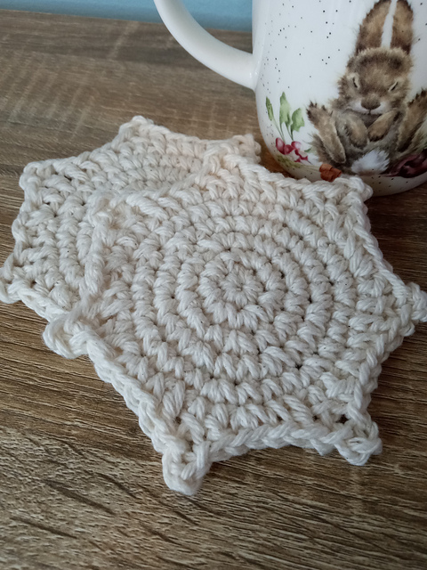 Ravelry: Picot Coaster pattern by Emily Grogean