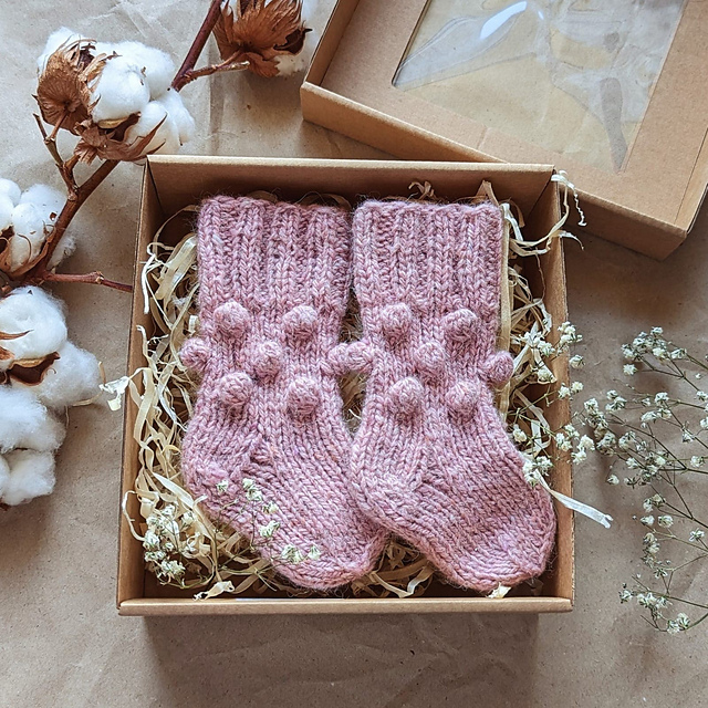 Ravelry: Baby Bobble Socks pattern by Linda Gga